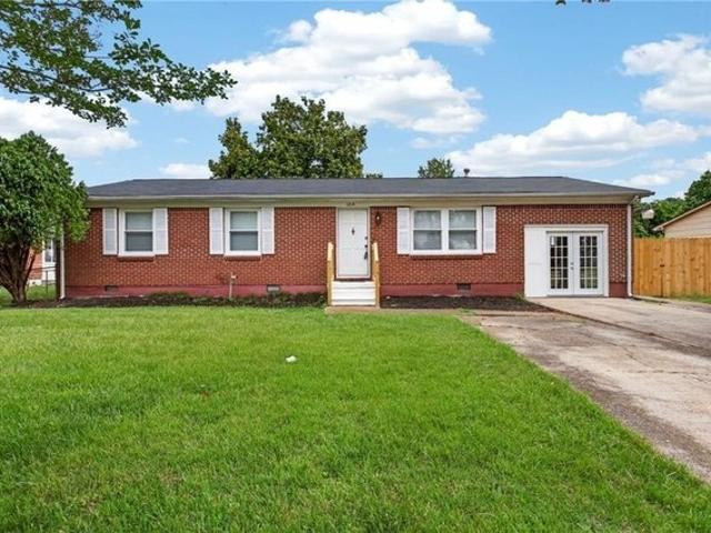 1214 Jamal Ln W, Portsmouth, VA 23701