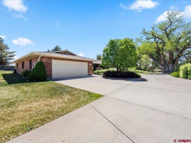 1214 Peppertree Dr, Montrose, CO 81401