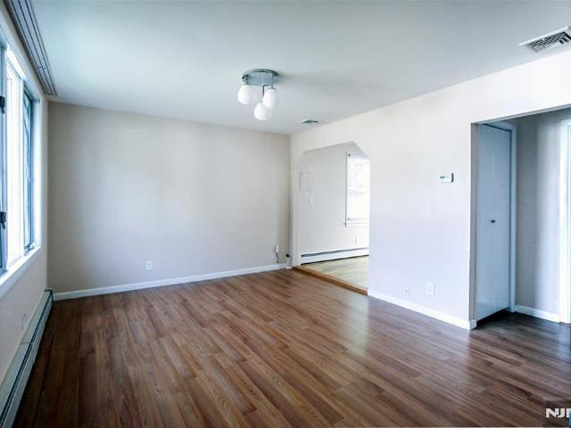 12/14 Stuyvesant Court # 14