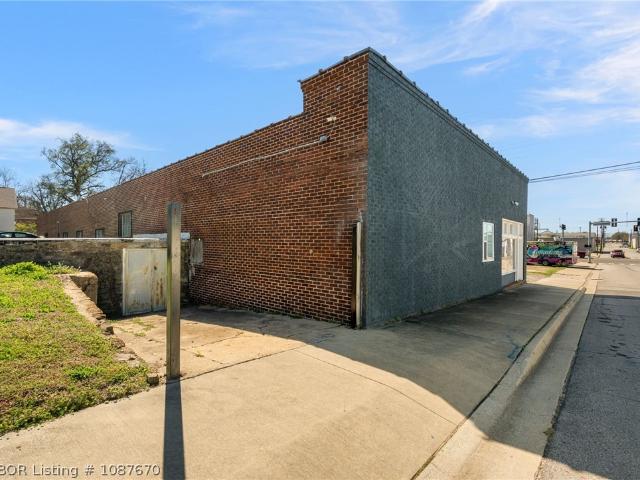 1214 S B Street
