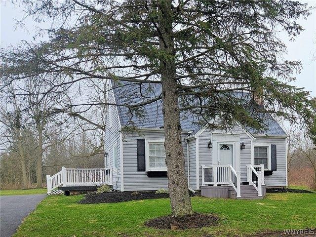 1214 Saunders Settlement Rd, Niagara Falls, NY 14305