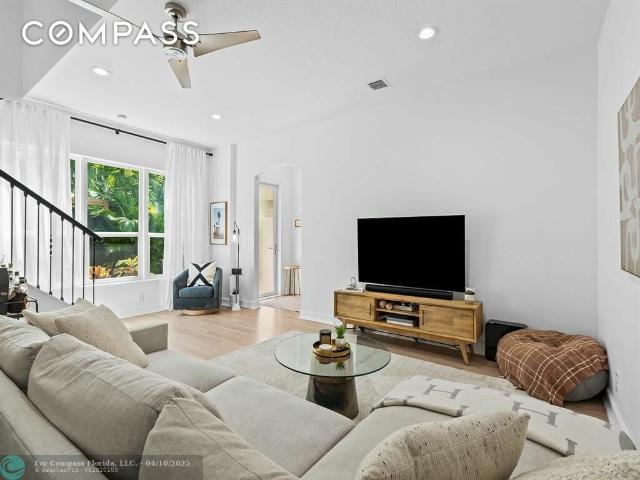 1214 SE 1st St, Fort Lauderdale, FL