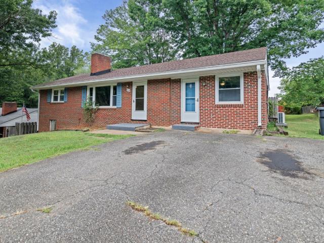1214 W Hill Dr