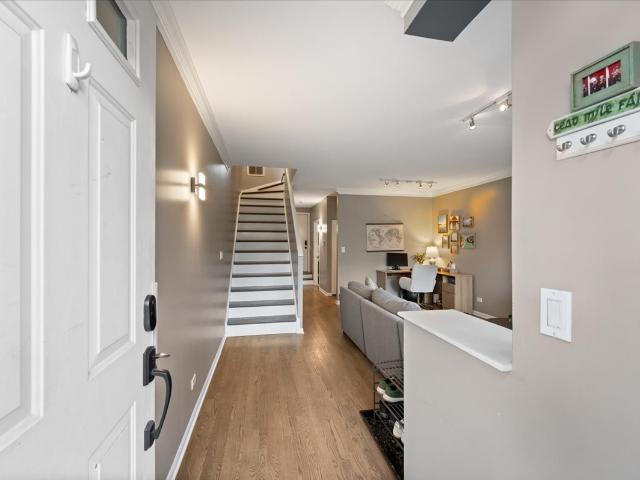 1214 W School St, Chicago, IL 60657 | MLS #12621 | Compass