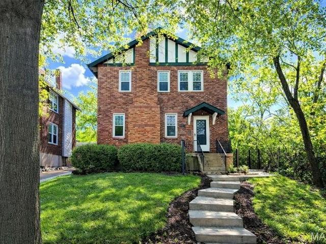 1214 Woodland Dr, Richmond Heights, MO 63117