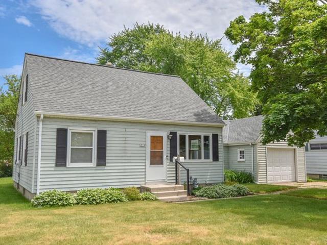 1214 4th Ave, Grafton, WI 53024