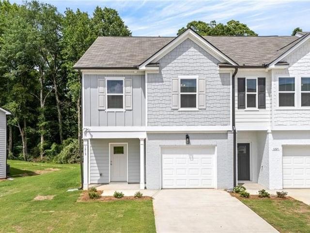 1215 McCoy St, Opelika, AL 36801