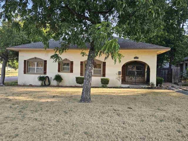 1215 NW Lake Ave, Lawton, OK 73507