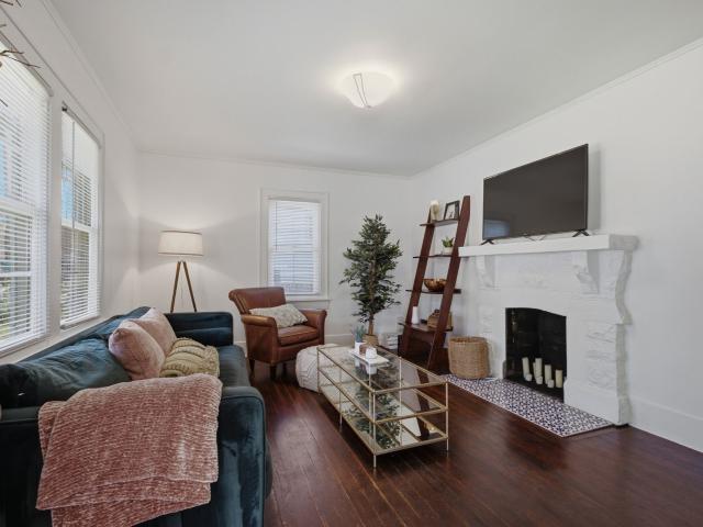 1215 N 7th St