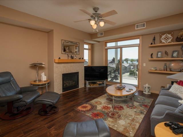 1215 N Lakeshore Drive # 303
