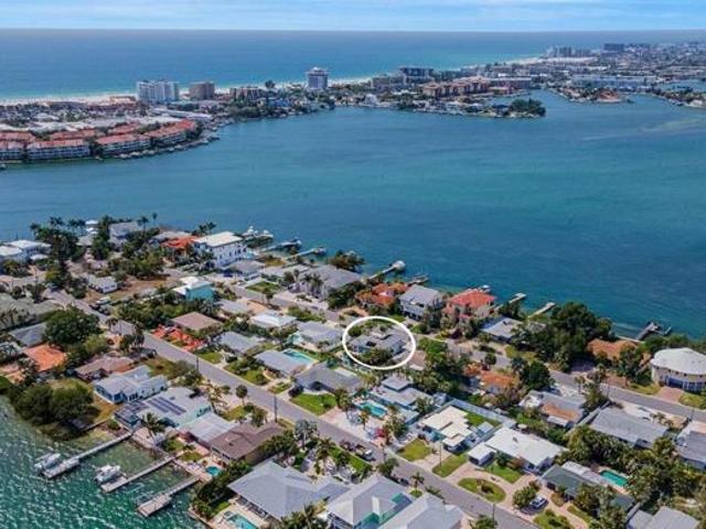 1215 Boca Ciega Isle Dr, Saint Pete Beach, FL 33706
