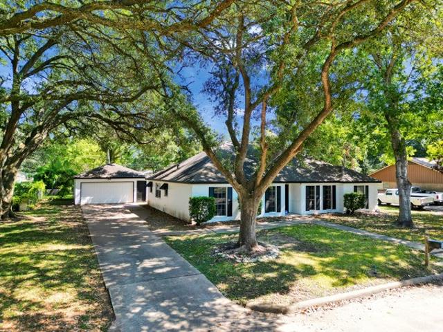 1215 Briar Ln, Wharton, TX 77488 | MLS #92403 | Compass