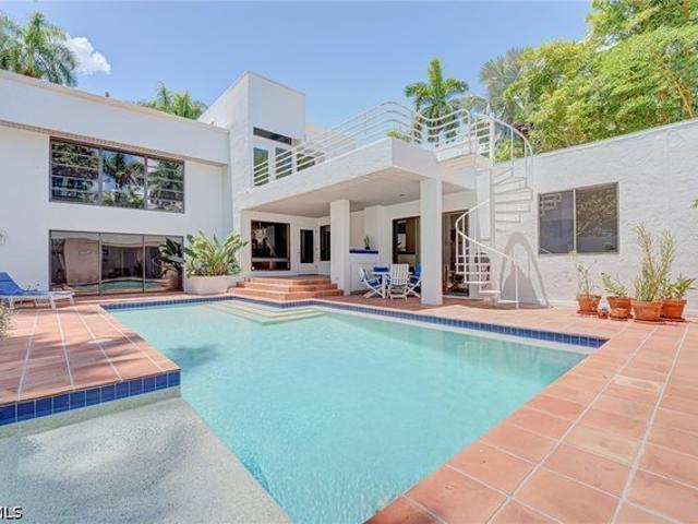 1215 Caloosa Dr, Fort Myers, FL 33901