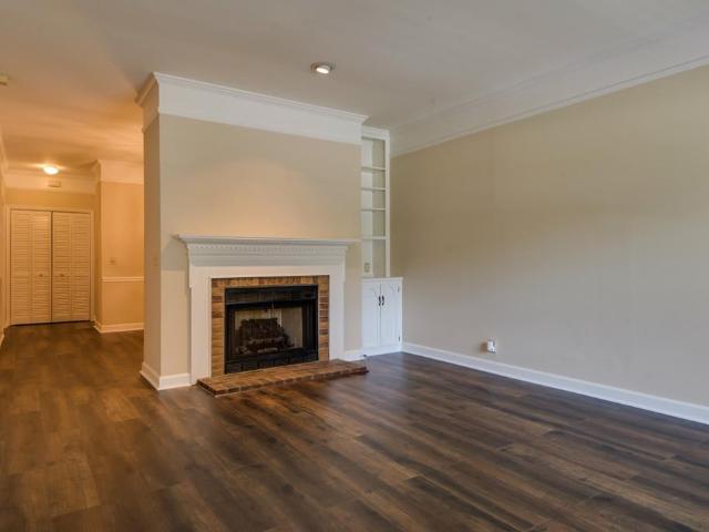 1215 Carriage Park Dr