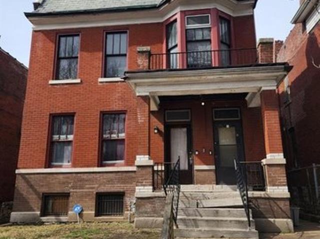 1215 Clara Ave, Saint Louis, MO 63112