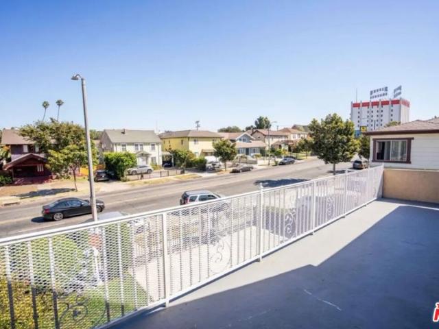 1215 Crenshaw Boulevard