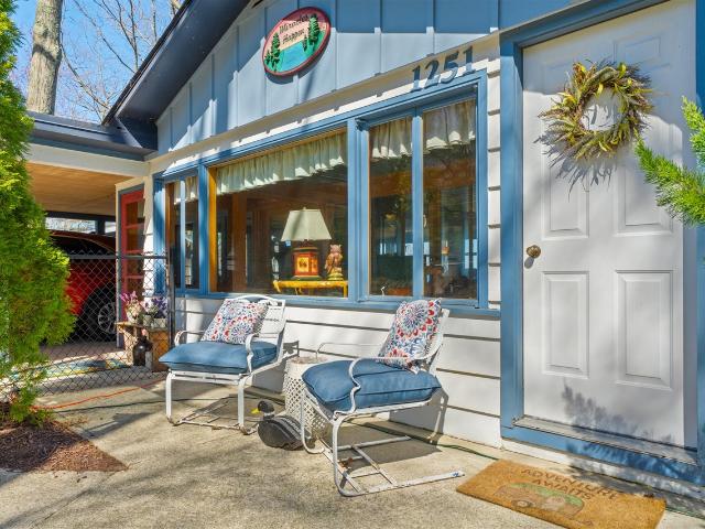 1215 Crescent Road