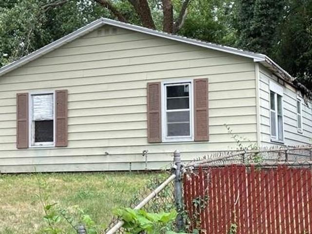 1215 E South Ave, Independence, MO 64050