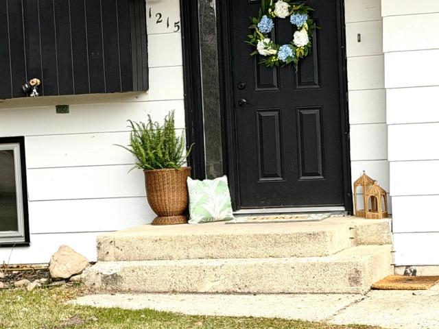 1215 Edgewood Drive