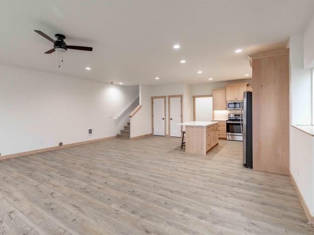 1215 Edington Ave