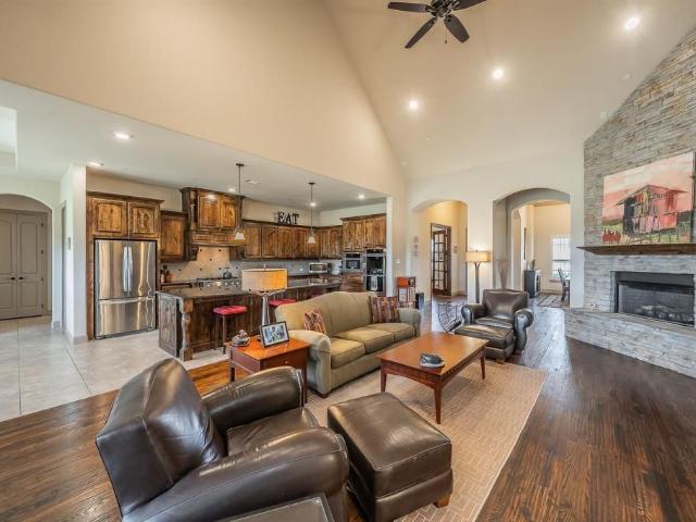 1215 Galway Dr, Lucas, TX