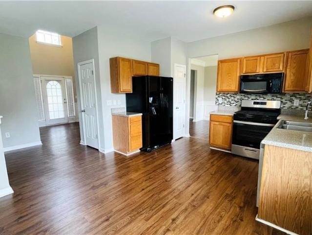 1215 Grey Rock Way