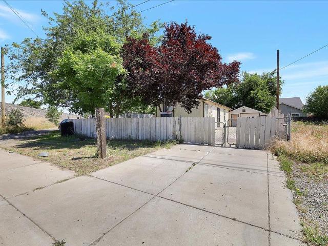 1215 J St, Marysville, CA 95901 | MLS #226054 | Compass