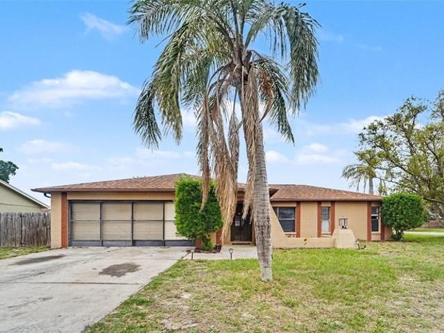 1215 Persimmon Dr, Holiday, FL 34691