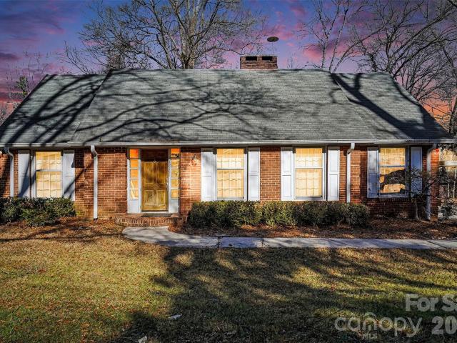 1215 Robinhood Cir, Charlotte, NC 28227 | MLS #4331