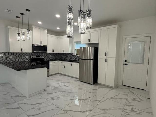 1215 Rosewood Lane 1