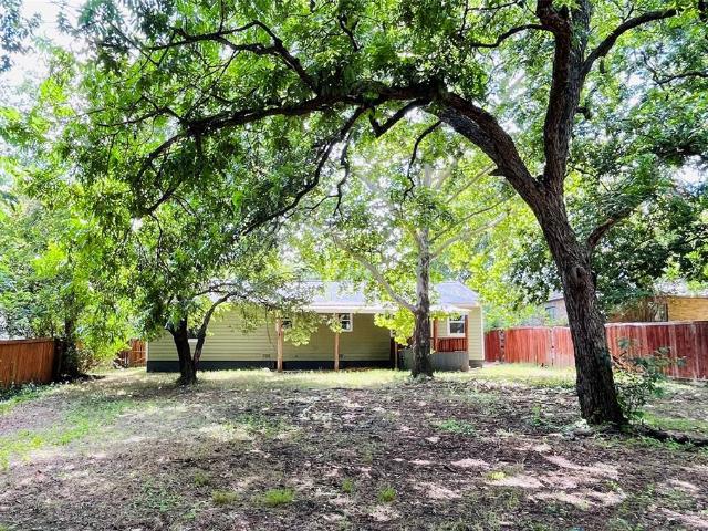 1215 S Vaden St, Sherman, TX 75090 | MLS #21307