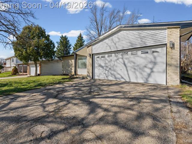 1215 Somerset Lane