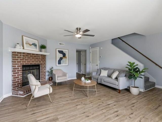 1215 Timber Valley Dr, Nashville, TN 37214