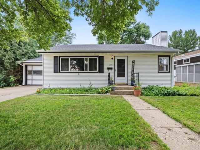 1215 University Ave W, Minot, ND 58703