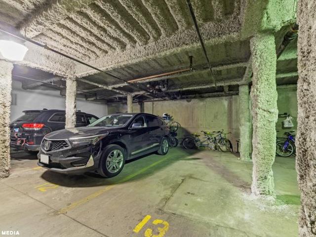 1215 W Gunnison St Unit P13, Chicago, IL 60640