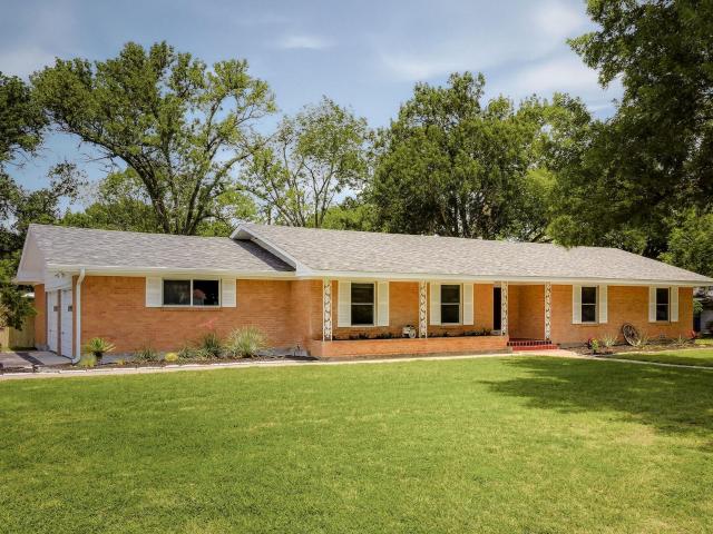 1215 W Live Oak St