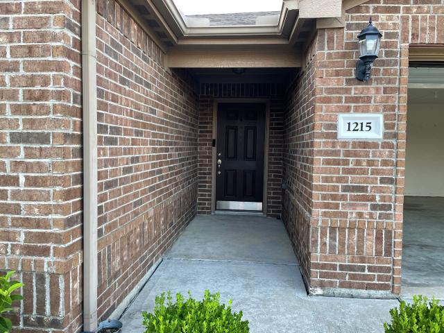 1215 Wallflower Avenue
