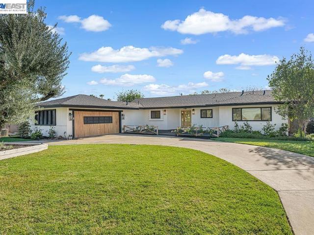 1215 Wardman Dr