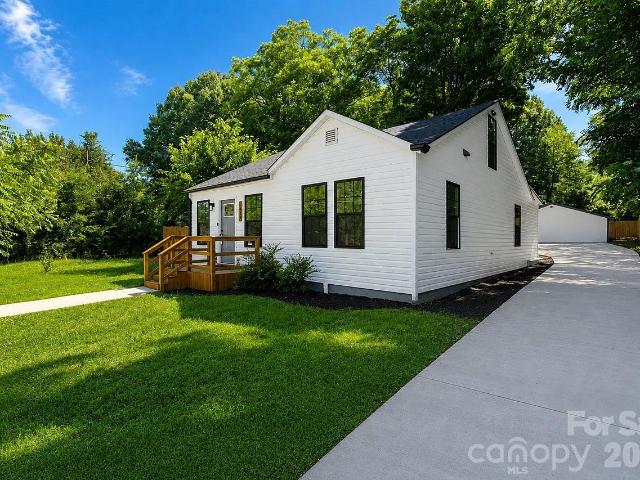 1215 Wilson W Lee Boulevard