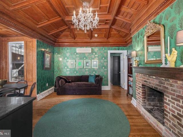 1215 00 Spruce St Unit 202, Philadelphia, PA 19107