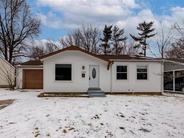 12160 Bennington Pl, Maryland Heights, MO 63043