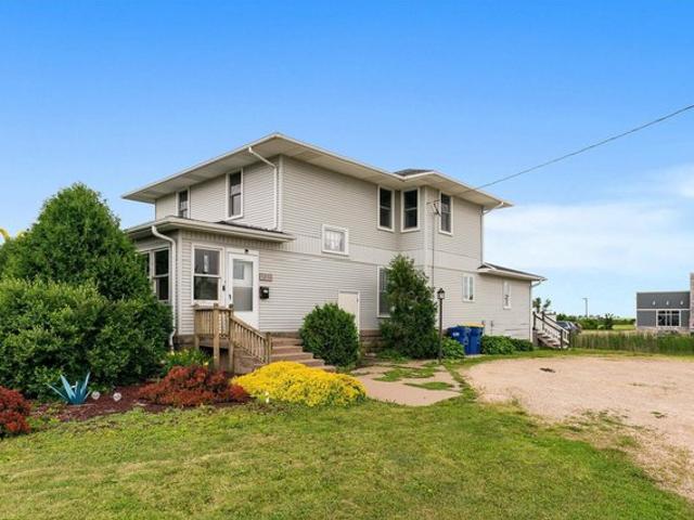 1216 N Main St, Viroqua, WI 54665