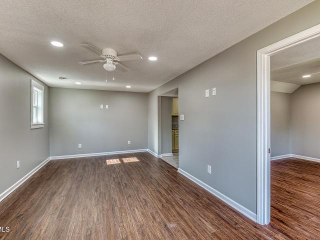 1216 Norway Street 102
