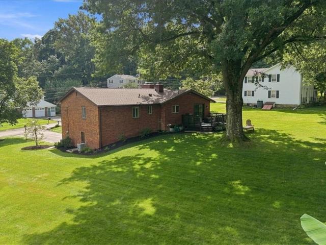 1216 Applewood Dr