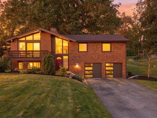1216 Applewood Dr, Gibsonia, PA 15044