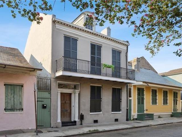 1216 Burgundy Street