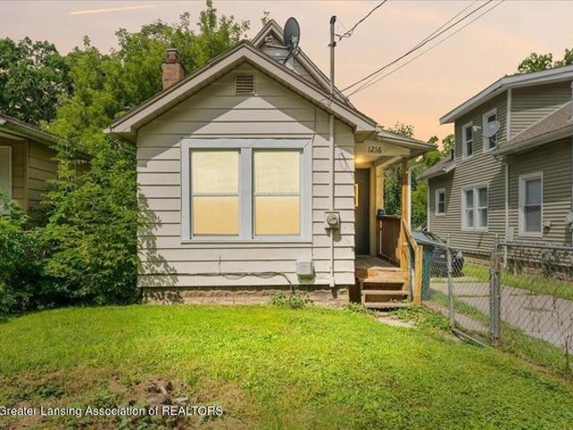 1216 Bensch St, Lansing, MI 48912