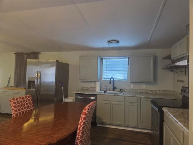 1216 Cardinal Lane