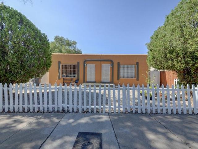 1216 Coal Ave SW, Albuquerque, NM 87102