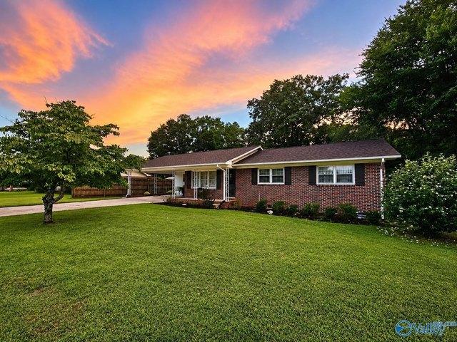 1216 Conger Rd, Anniston, AL 36207